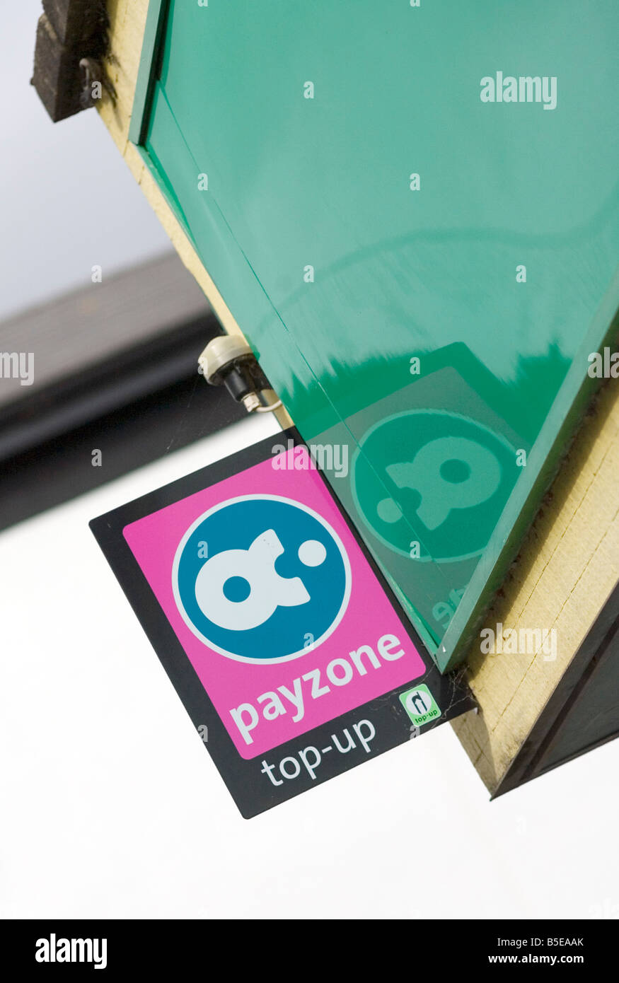 Payzone sign -Fotos und -Bildmaterial in hoher Auflösung – Alamy