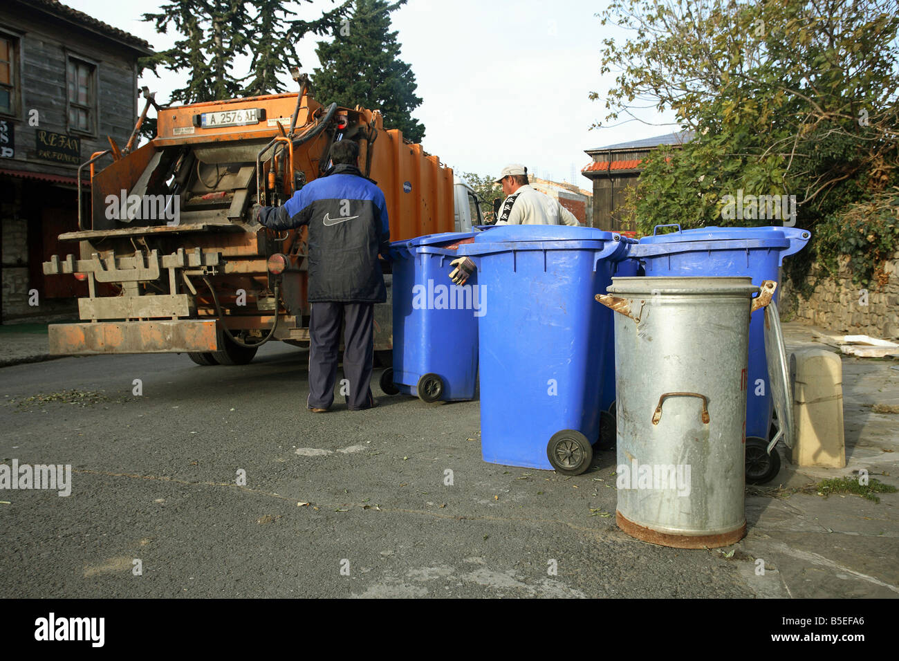 Abfallwirtschaft und entsorgung -Fotos und -Bildmaterial in hoher ...
