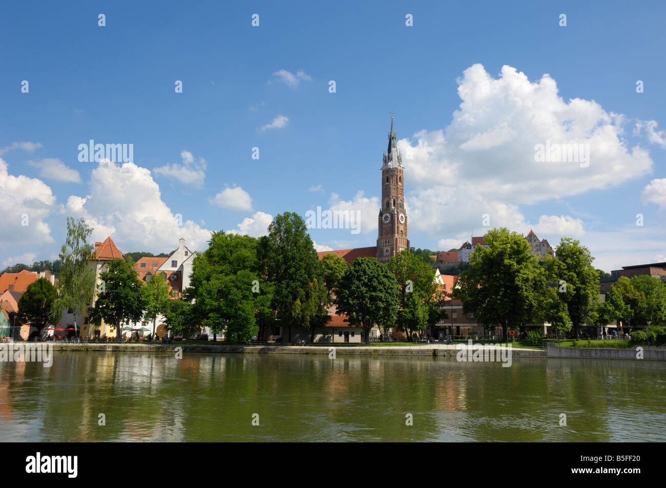 Landshut an den Ufern der Isar Fluss, Bayern, Deutschland ...