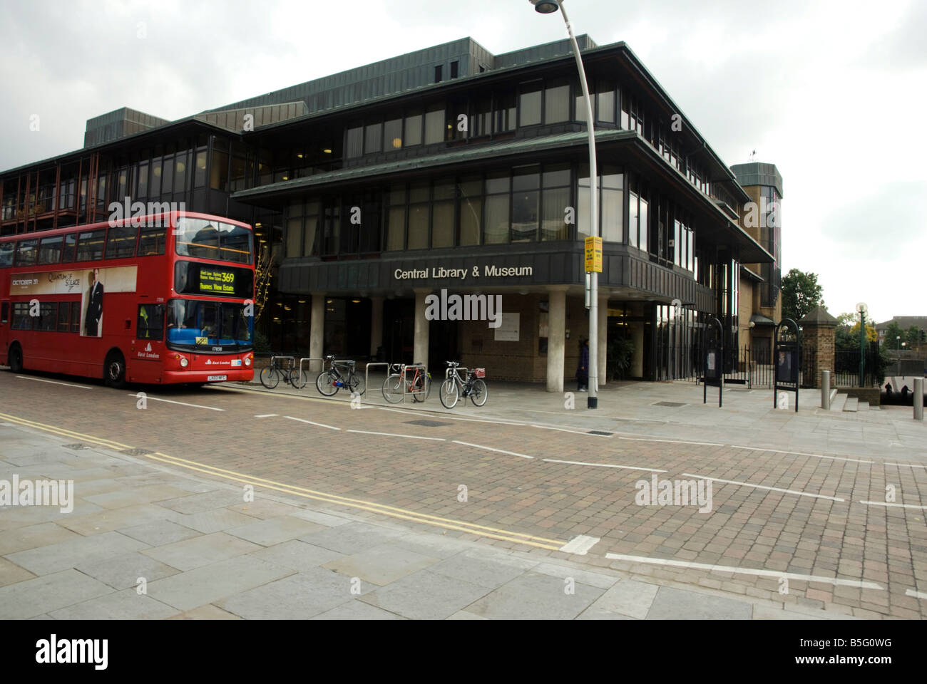 Library bus -Fotos und -Bildmaterial in hoher Auflösung – Alamy