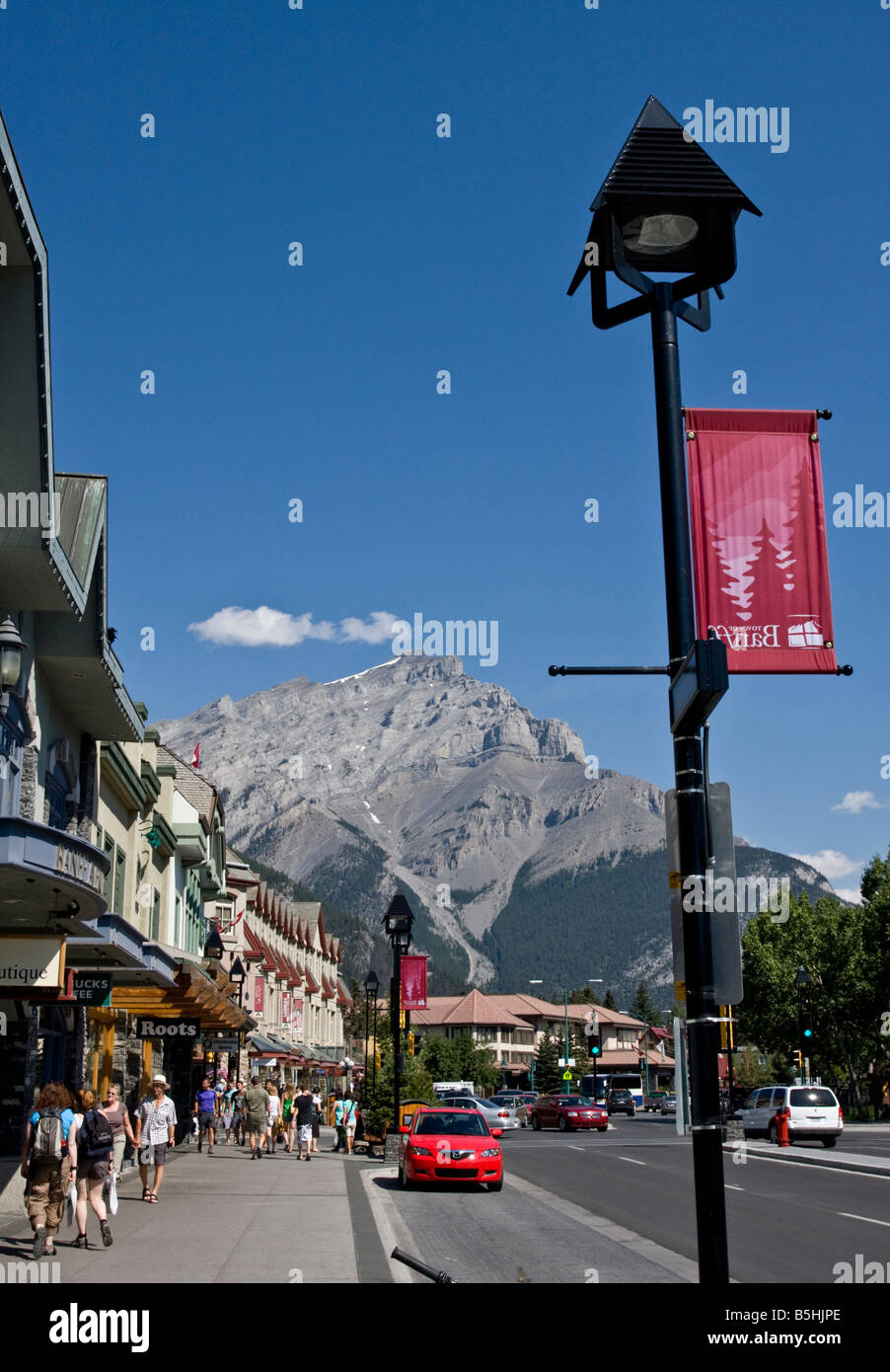 Kanada banff avenue -Fotos und -Bildmaterial in hoher Auflösung – Alamy