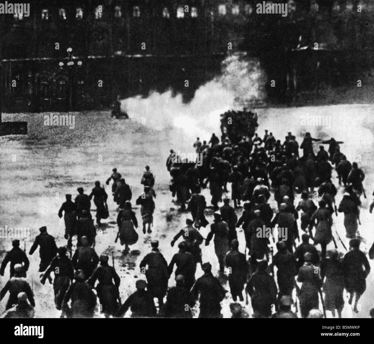 Oktober 1917 der sturm des winterpalastes -Fotos und -Bildmaterial in ...