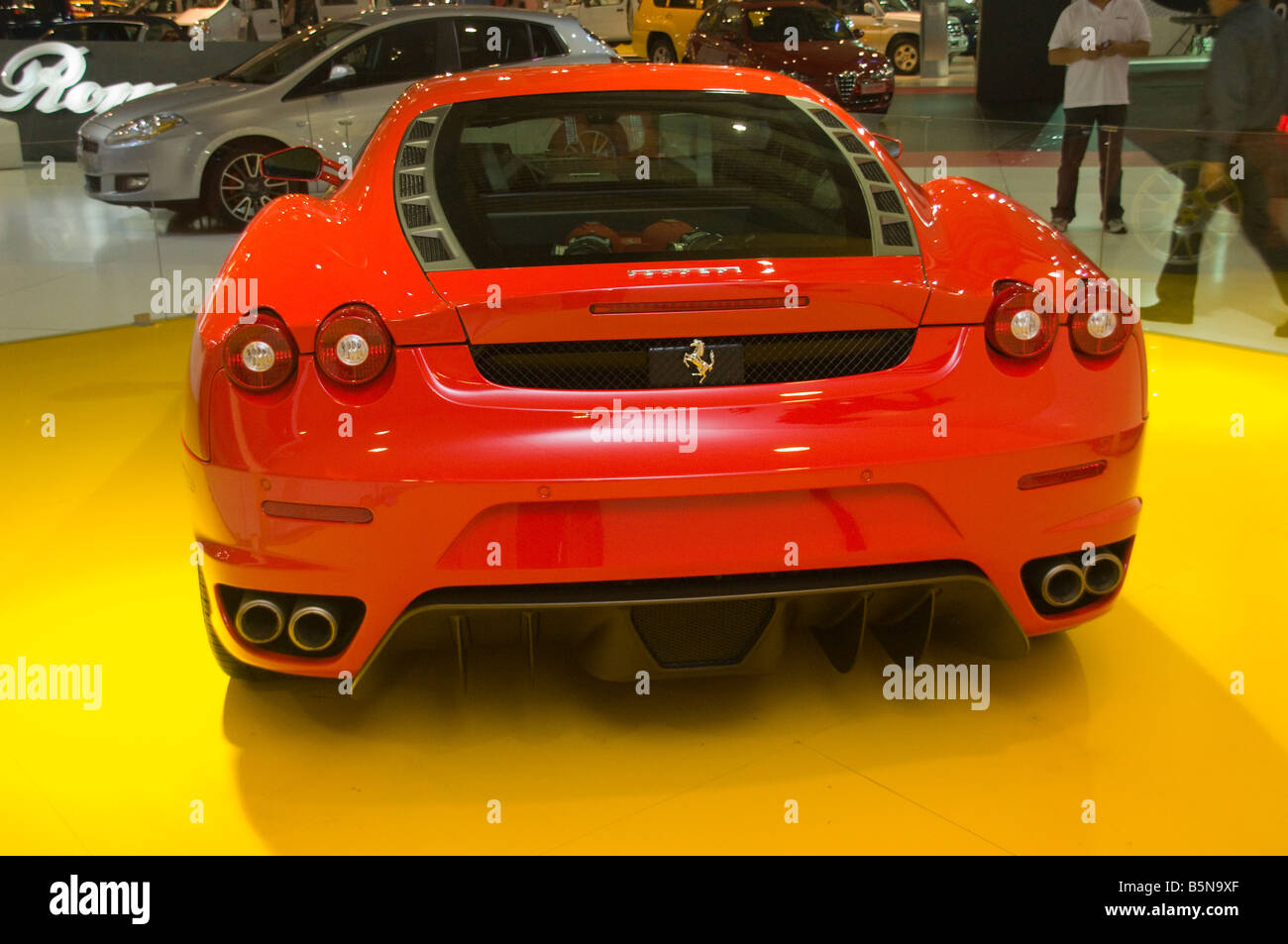 Rotes ferrari heck -Fotos und -Bildmaterial in hoher Auflösung – Alamy