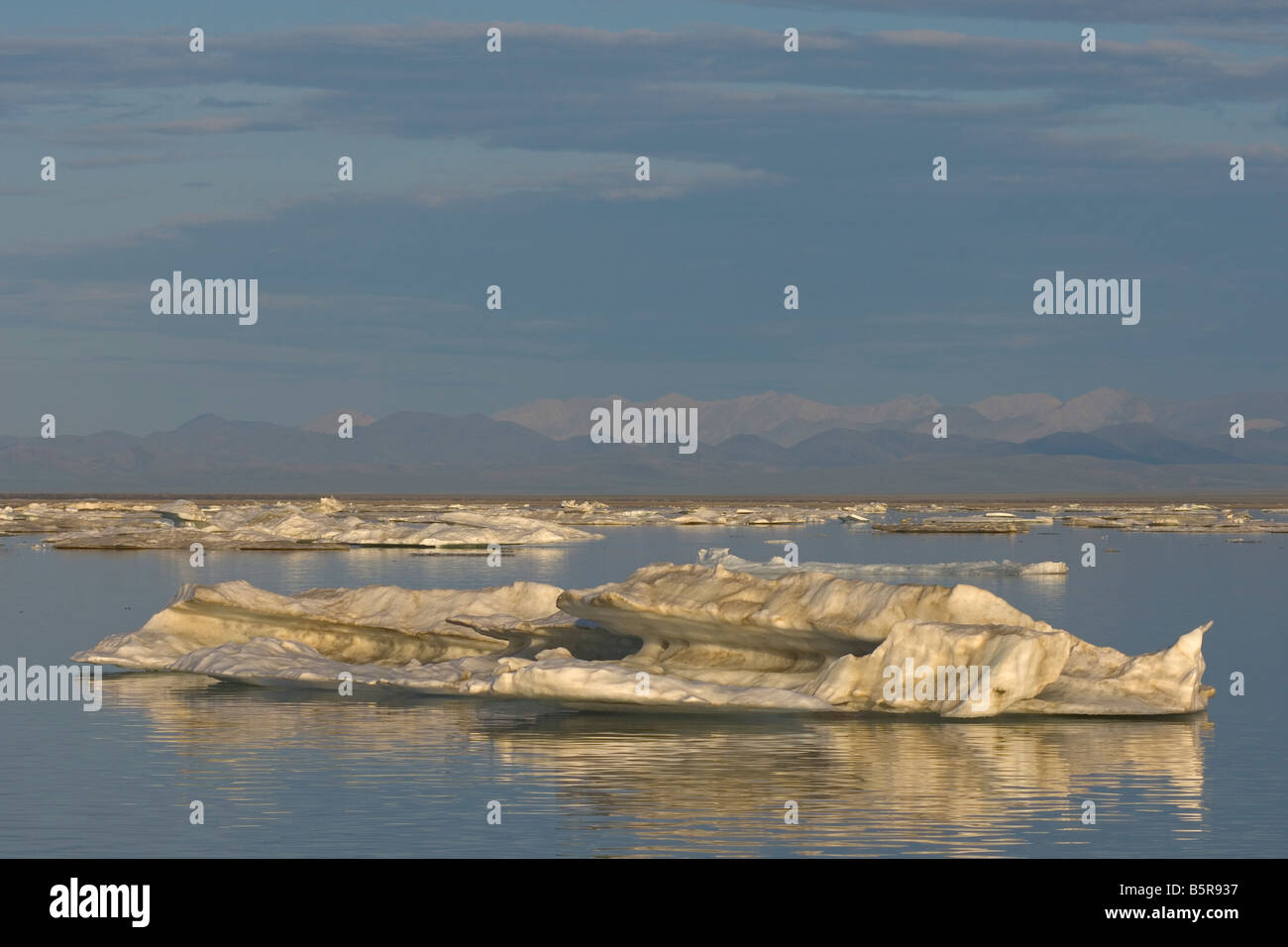 Shorefast Eisschmelze in der Beaufortsee arktischen Ozean vor der Küste ...