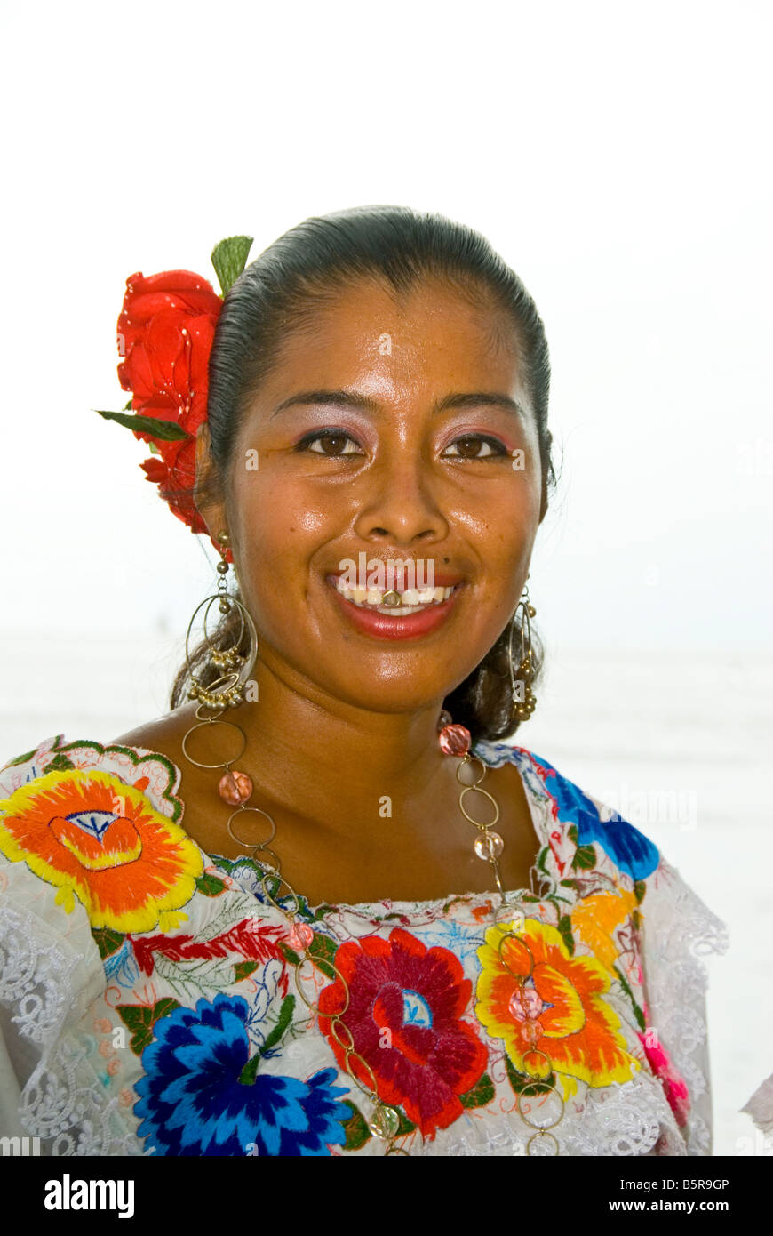 Belize City Fort Street Tourismus Dorf Frau trägt Folklore Belizean ...