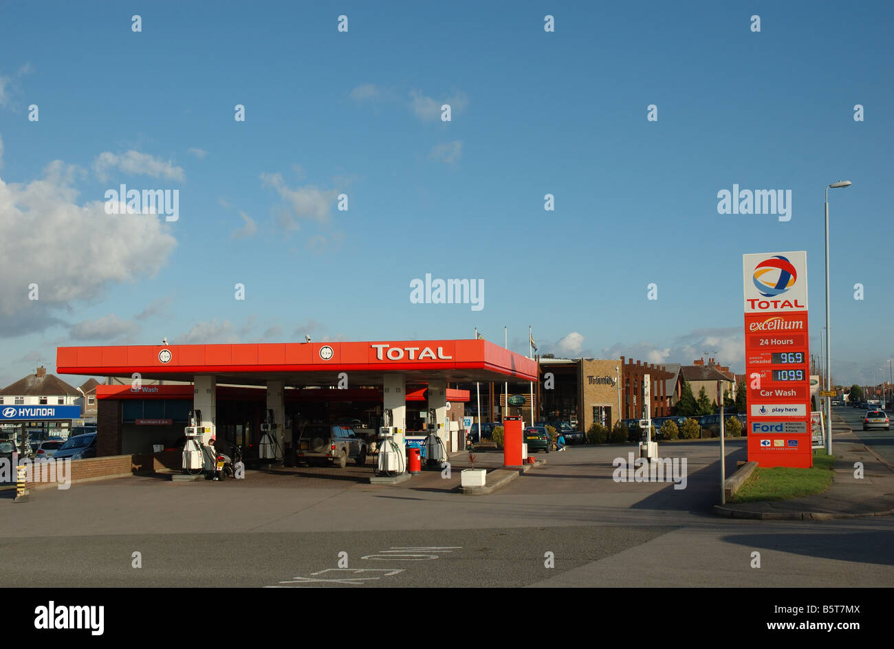Total tankstelle -Fotos und -Bildmaterial in hoher Auflösung – Alamy