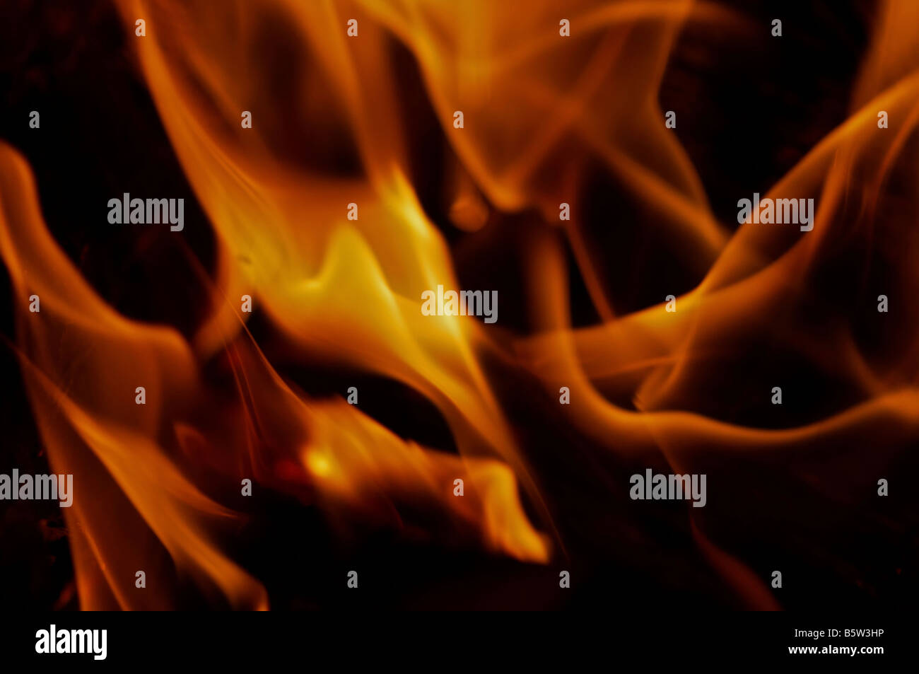 Flammen brennen aus -Fotos und -Bildmaterial in hoher Auflösung – Alamy