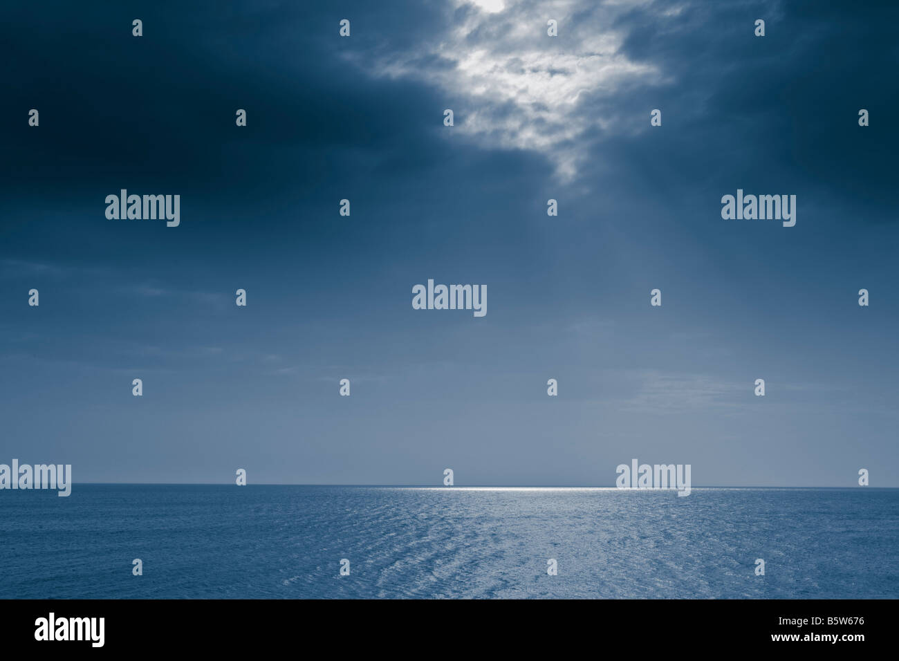 Sea horizont -Fotos und -Bildmaterial in hoher Auflösung – Alamy