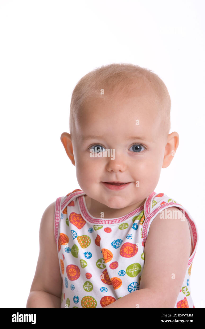 Mädchen baby freisteller -Fotos und -Bildmaterial in hoher Auflösung ...
