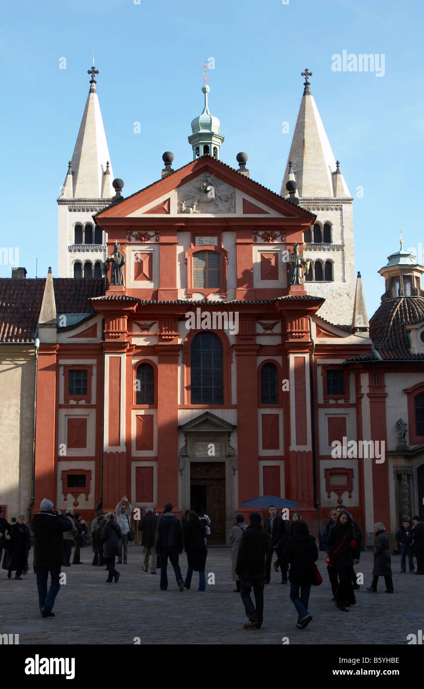 Basilika st george in der prager burg -Fotos und -Bildmaterial in hoher Auflösung – Alamy