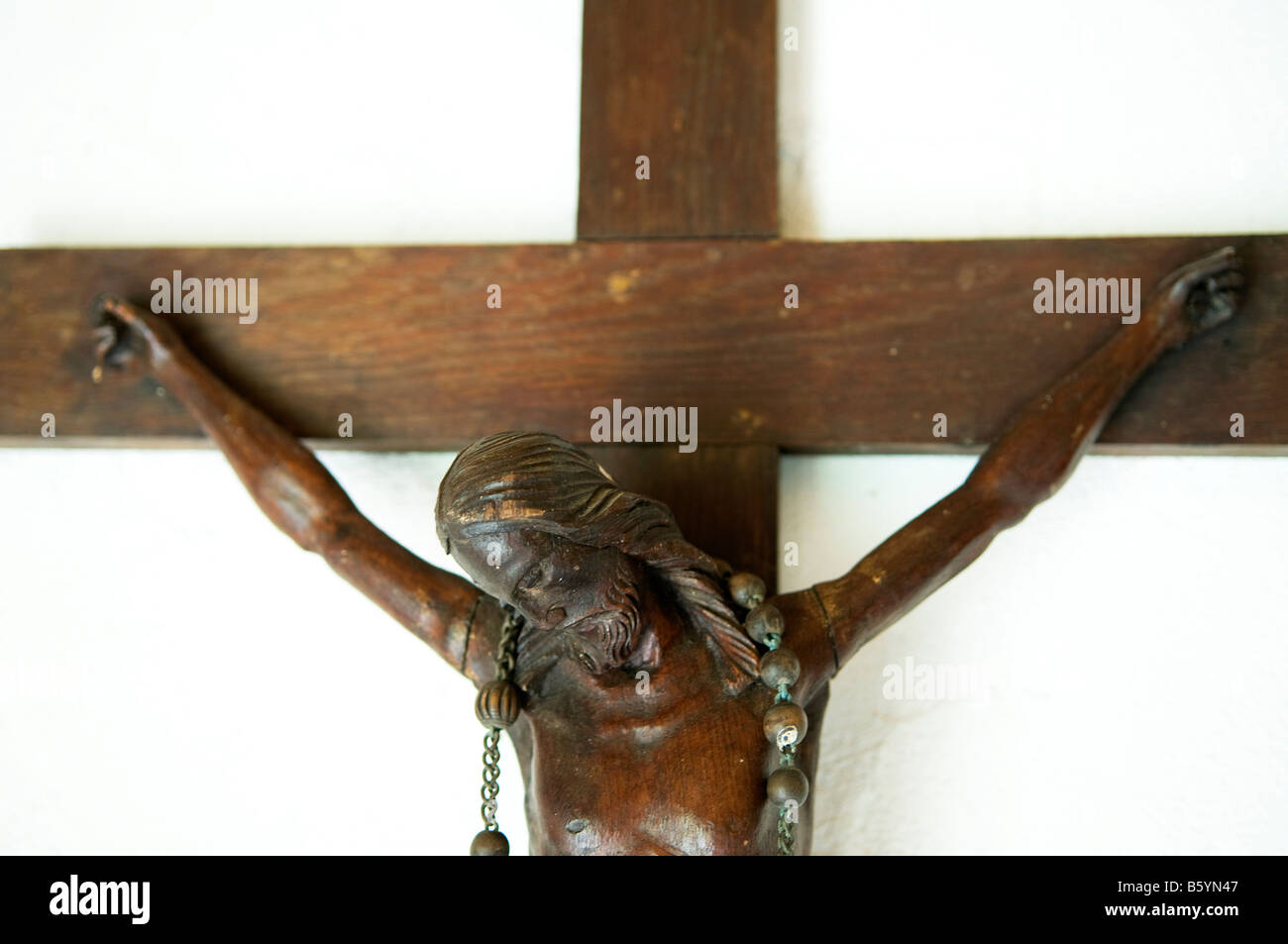 An das holzkreuz genagelt -Fotos und -Bildmaterial in hoher Auflösung – Alamy