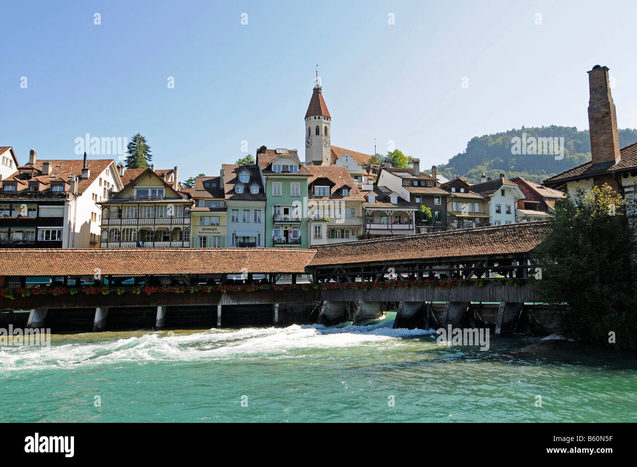 Fluss Aare, Holzbrücke, Schloss Thun, Altstadt, Thun, Kanton Bern ...