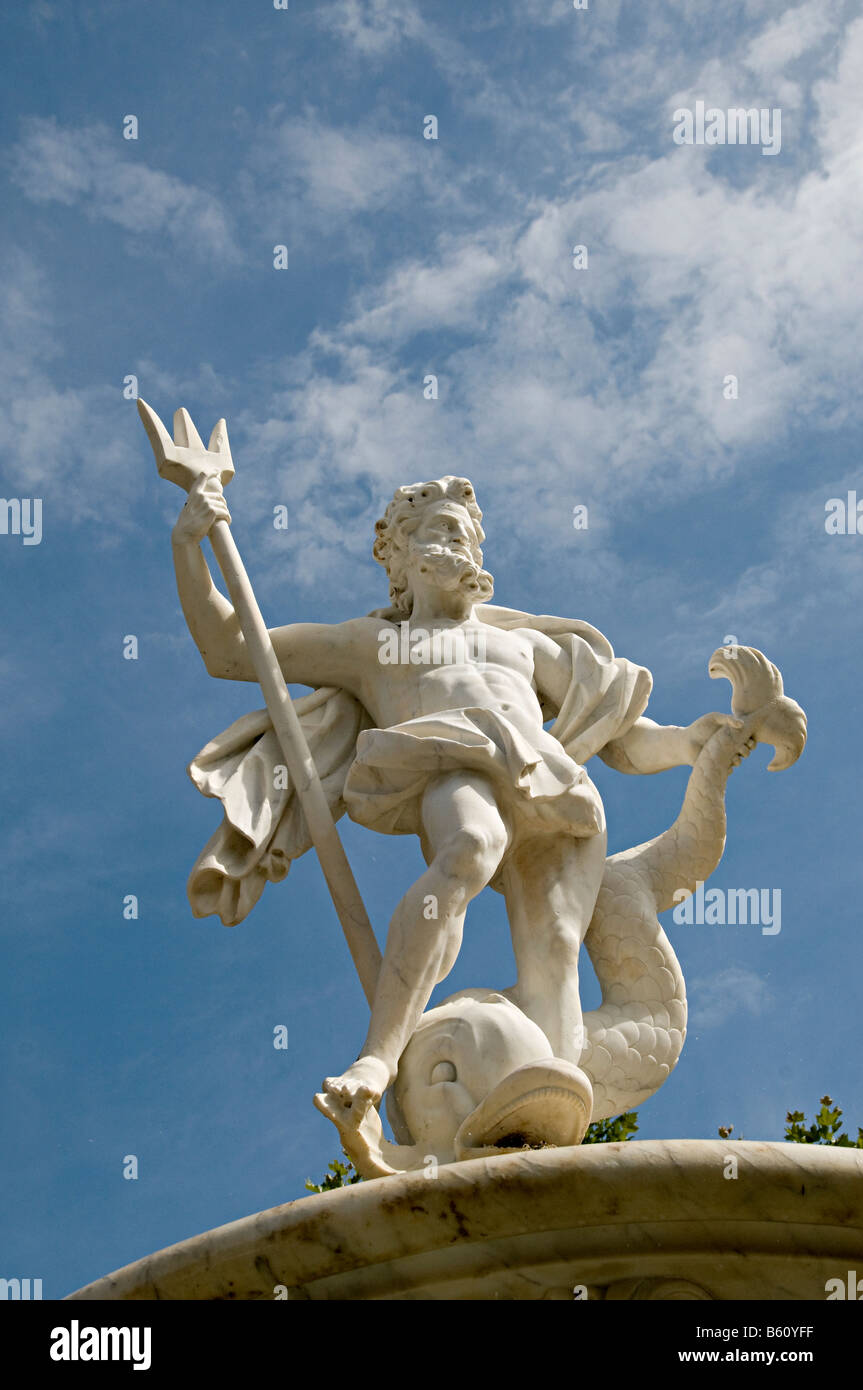 Statue wasserfall neptun ort carnot carcassonne statue -Fotos und ...