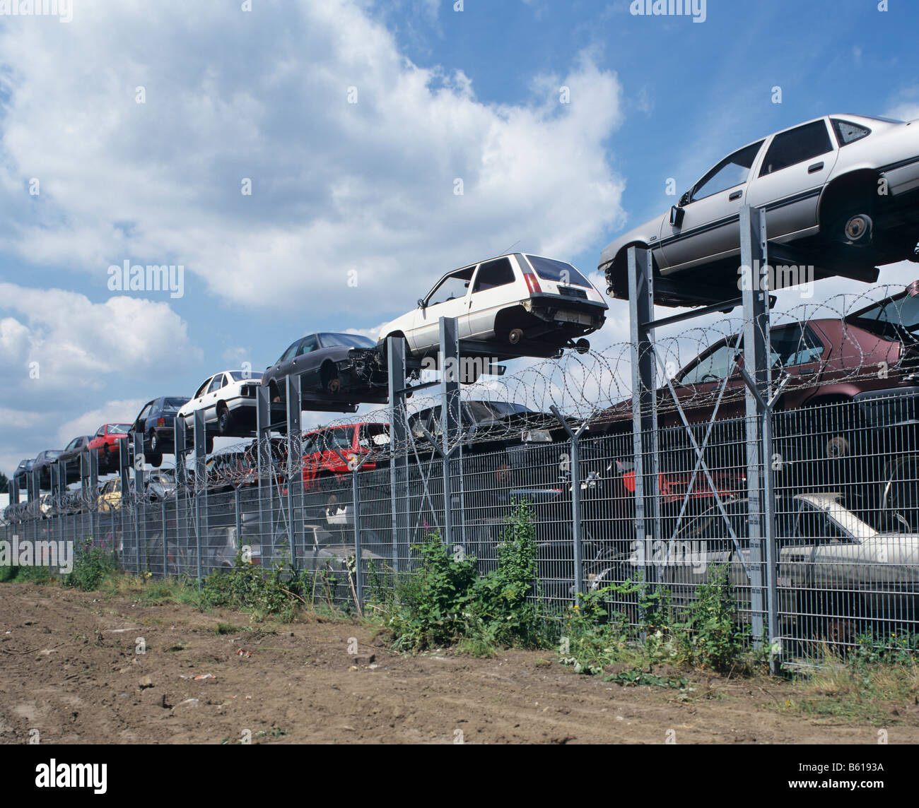 Auf zum schrottplatz -Fotos und -Bildmaterial in hoher Auflösung – Alamy