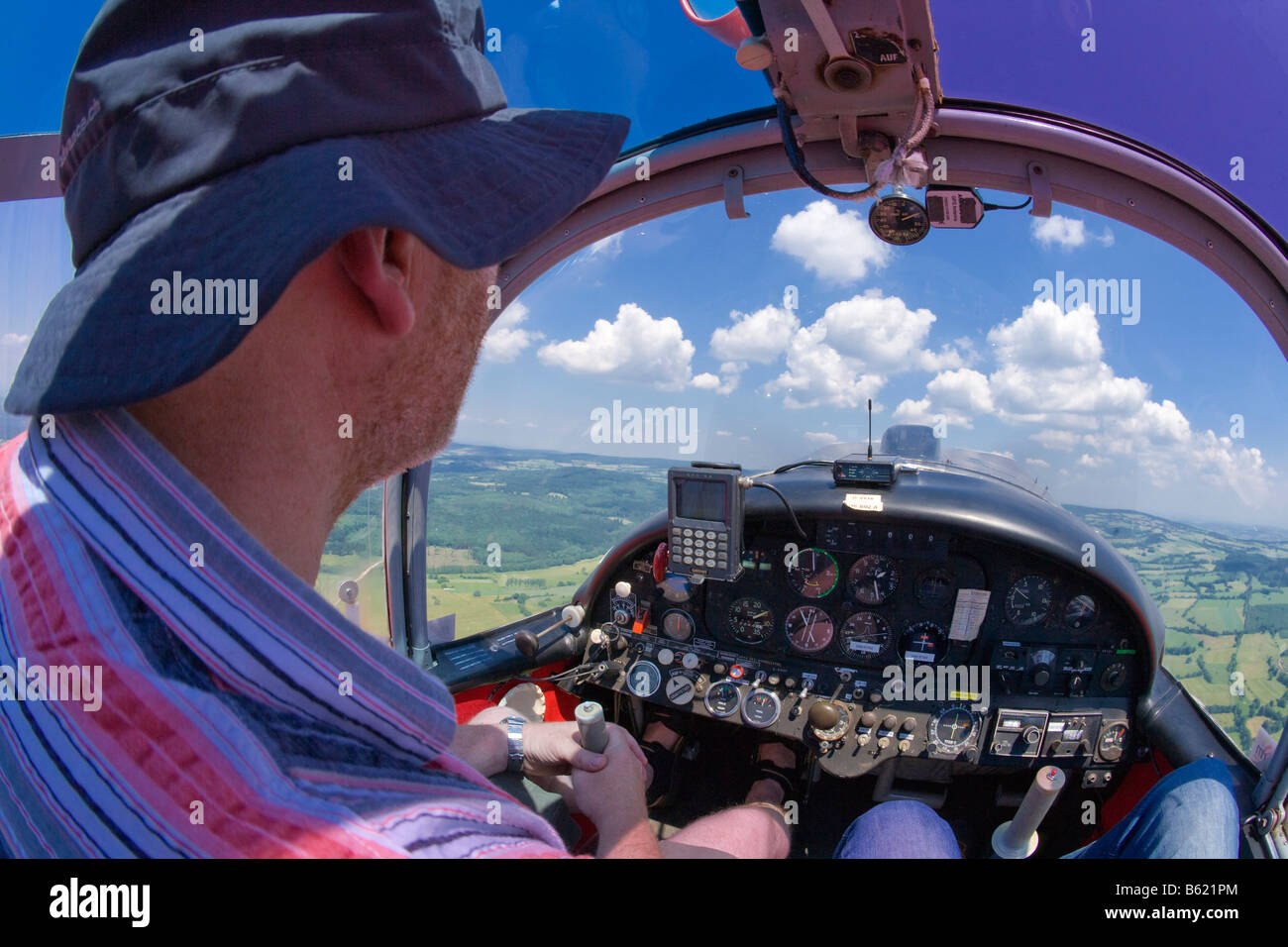 Airplane cockpits -Fotos und -Bildmaterial in hoher Auflösung – Alamy