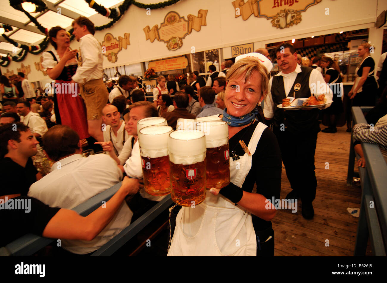 Kellnerin, Wies'n, Oktoberfest, München, Bayern, Deutschland, Europa ...