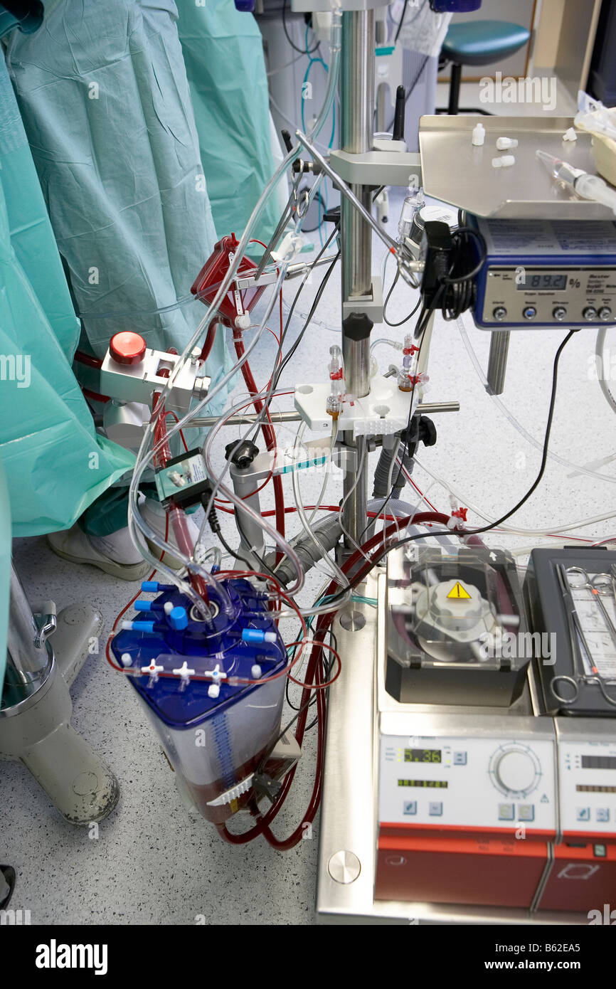 Medical Equipment Instruments Bypass Stockfotos und -bilder Kaufen - Alamy