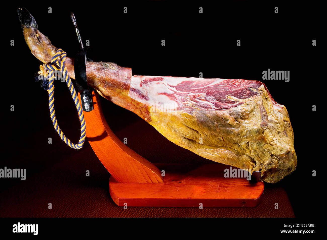 Spanish ham -Fotos und -Bildmaterial in hoher Auflösung – Alamy
