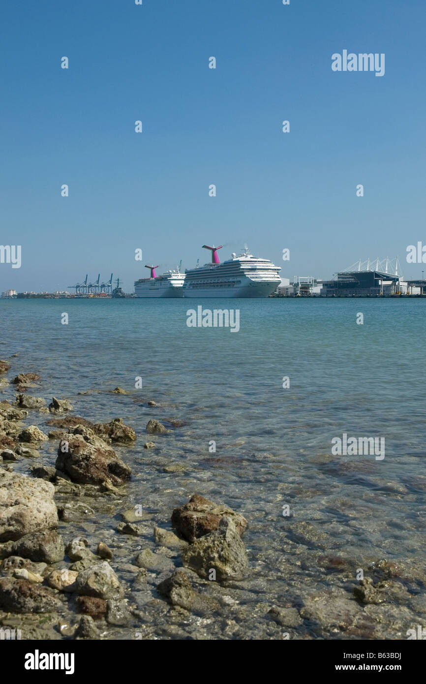 Schiffe in einem Hafen angedockt, Hafen von Miami-Dade, Miami, Miami ...