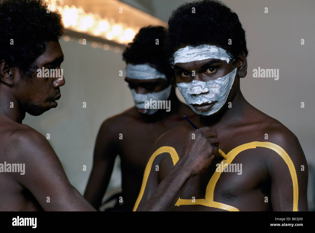 Aboriginal body painting australia -Fotos und -Bildmaterial in hoher ...