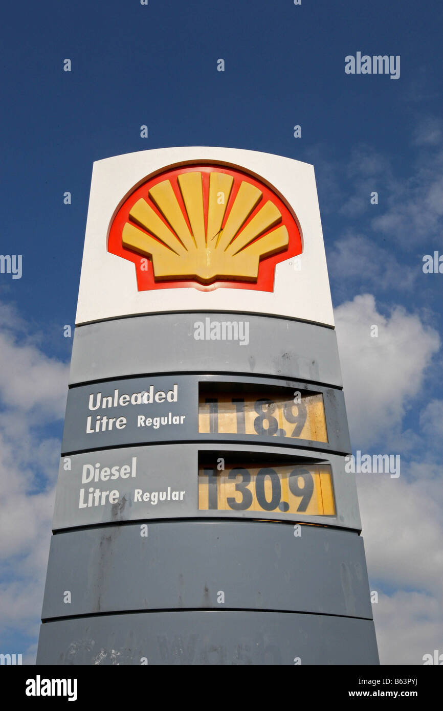 Prezzo benzina e diesel -Fotos und -Bildmaterial in hoher Auflösung – Alamy