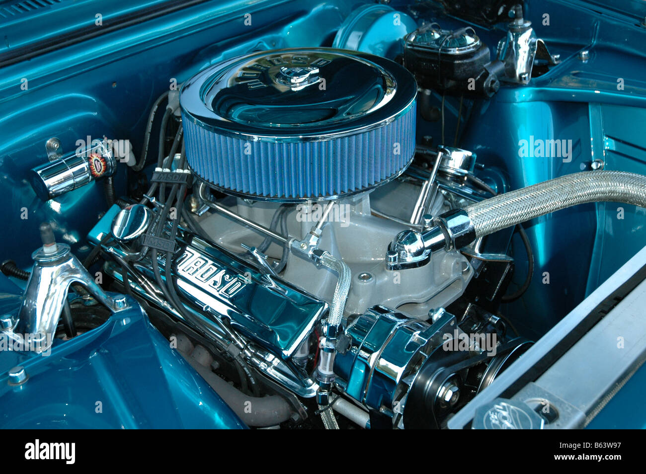 Small block chevy v8 engine -Fotos und -Bildmaterial in hoher Auflösung ...