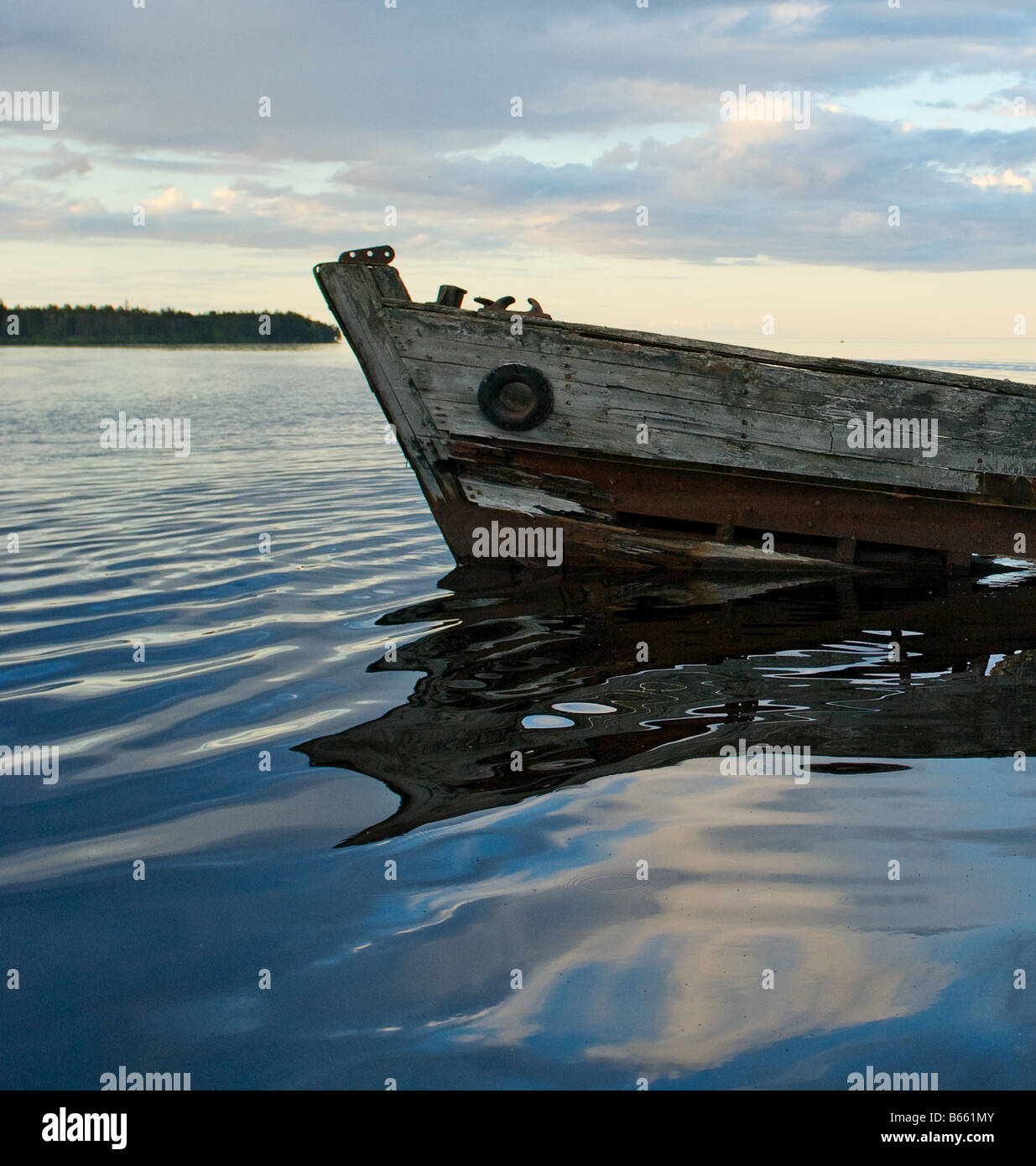 Wrack im wasser -Fotos und -Bildmaterial in hoher Auflösung – Alamy