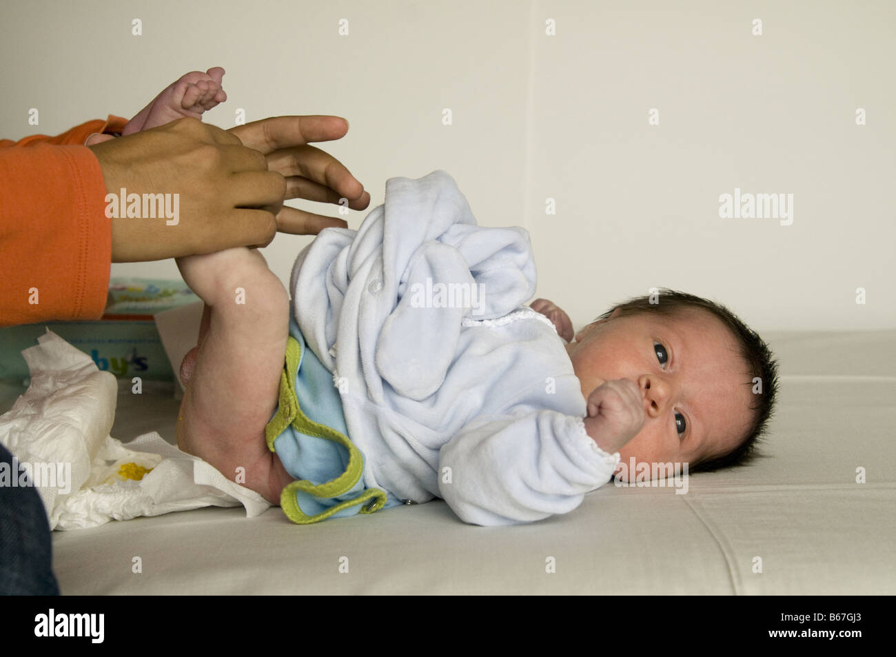 Windeln ändern -Fotos und -Bildmaterial in hoher Auflösung – Alamy