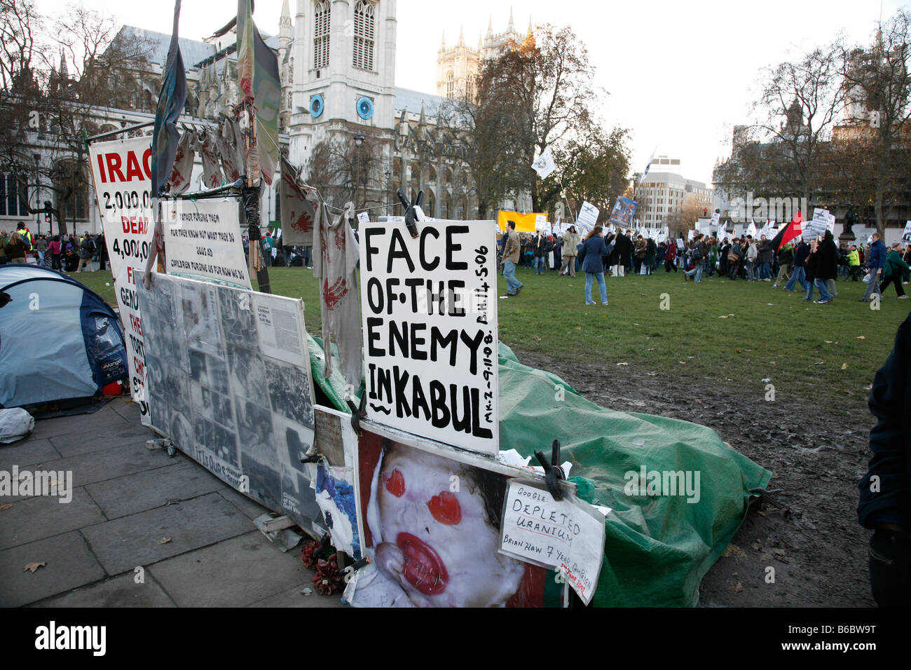 Brian haw antikriegsprotest -Fotos und -Bildmaterial in hoher Auflösung ...
