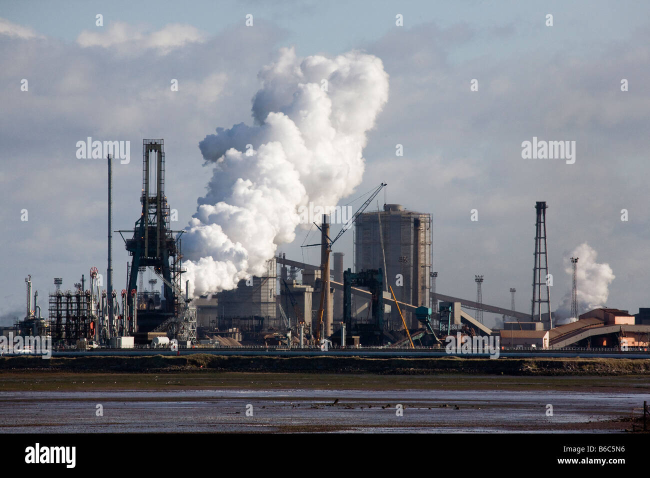 Britische Stahlindustrie Werk Industrial site Koksöfen. Stahlwerk ...