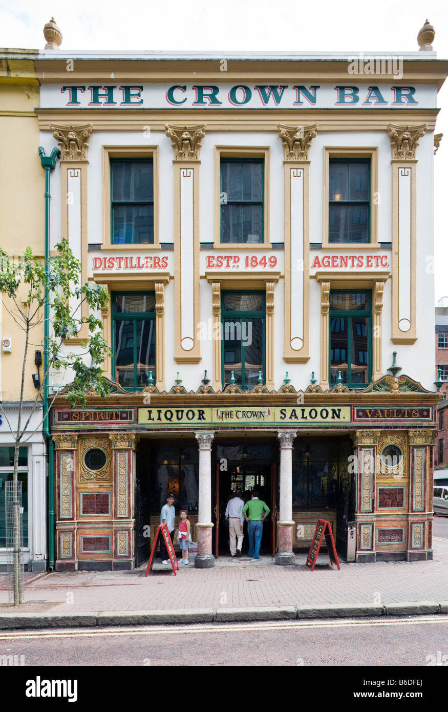 Belfast bar -Fotos und -Bildmaterial in hoher Auflösung – Alamy