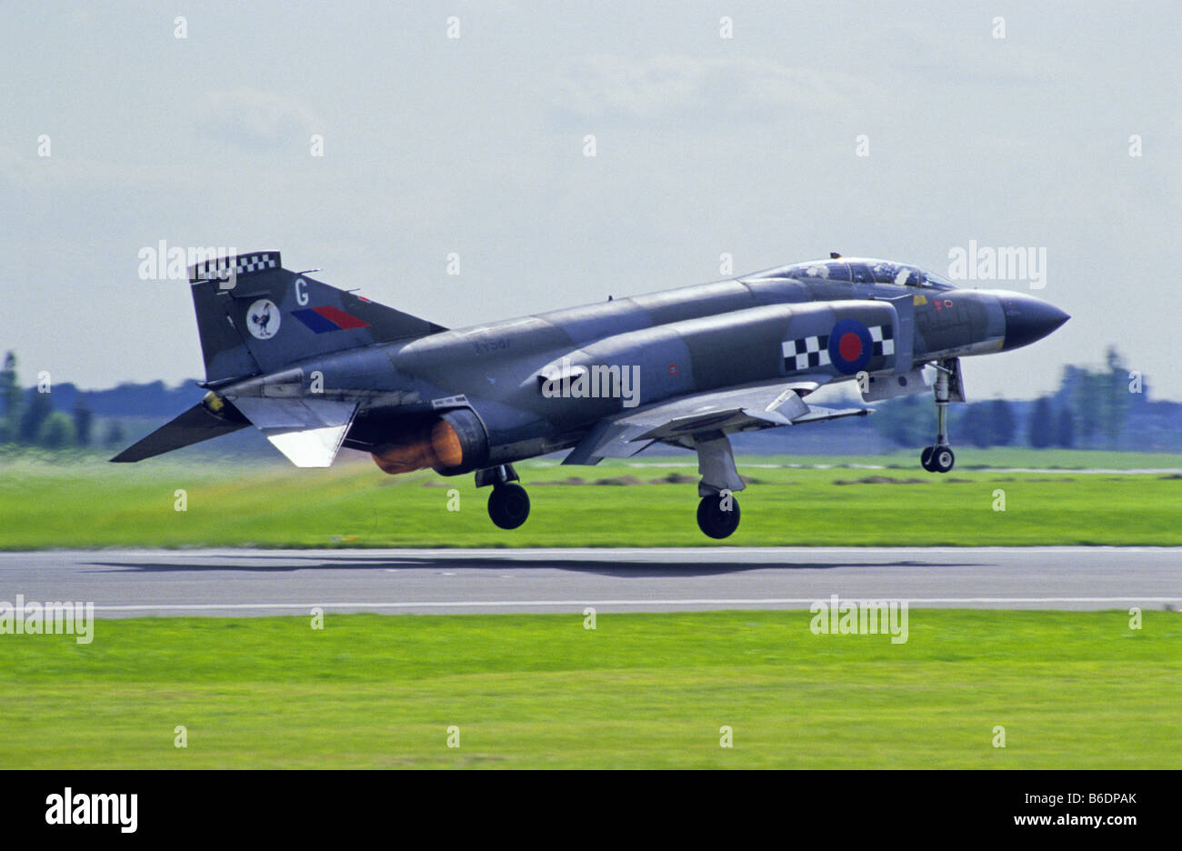 Mcdonnell douglas phantom fg1 -Fotos und -Bildmaterial in hoher ...