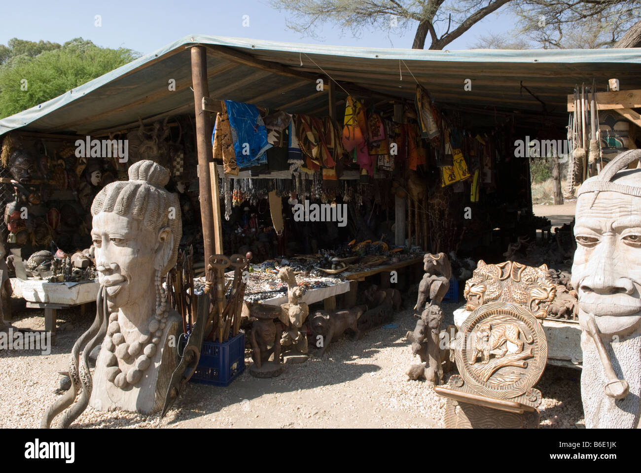 Wood carvings namibia africa -Fotos und -Bildmaterial in hoher ...