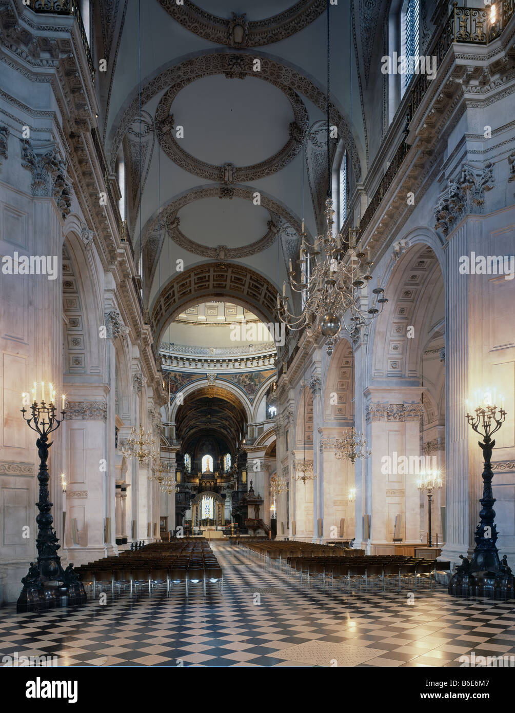 Das kirchenschiff und der westen -Fotos und -Bildmaterial in hoher ...
