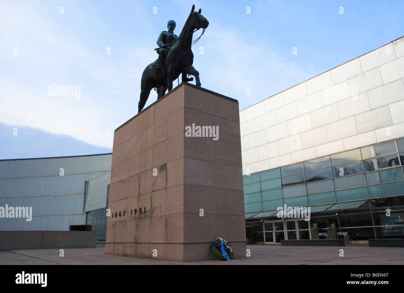 Mannerheim statue helsinki finland -Fotos und -Bildmaterial in hoher ...