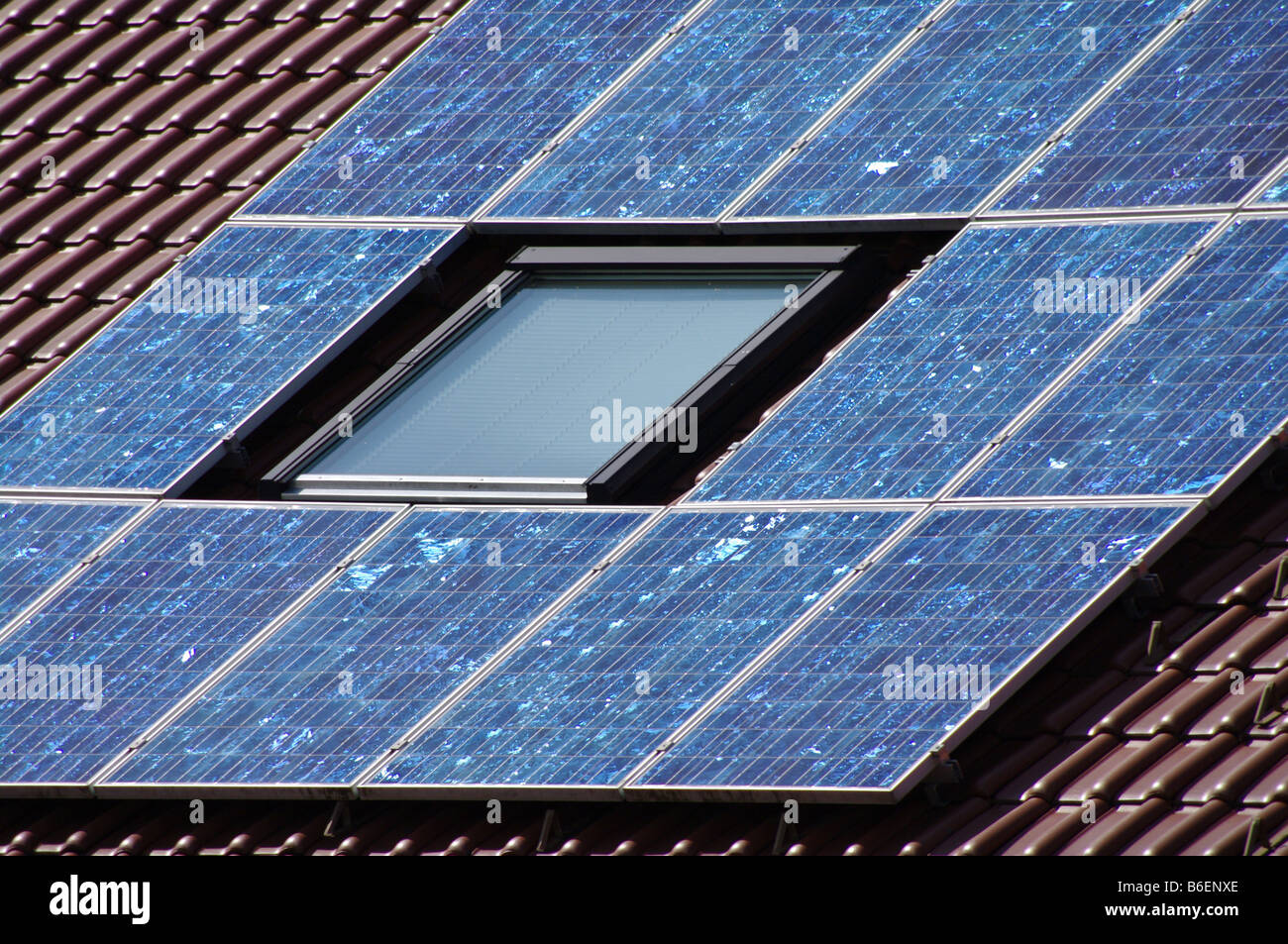 Passive solar house -Fotos und -Bildmaterial in hoher Auflösung – Alamy
