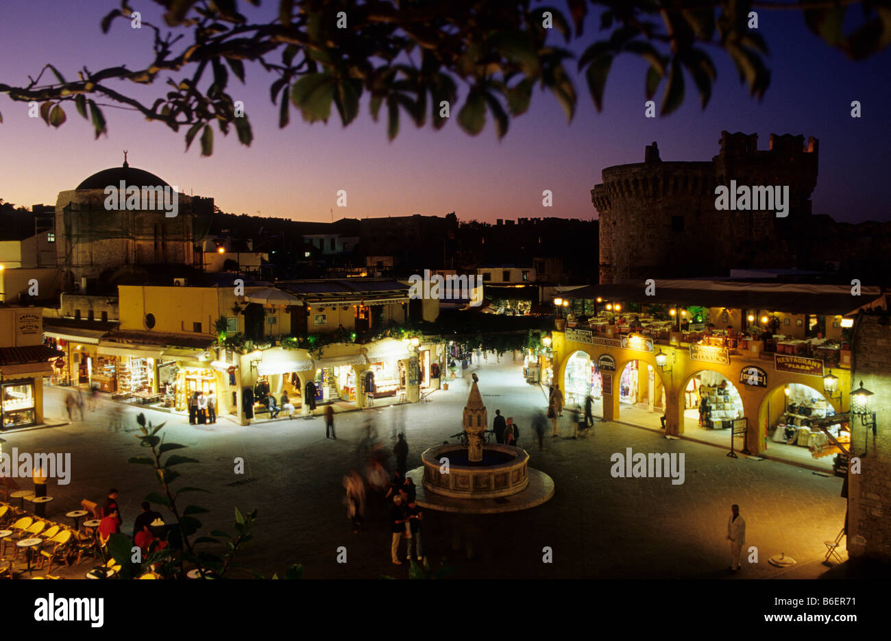 Am Abend Atmosphäre in der Altstadt von Rhodos Stadt, Rhodos ...
