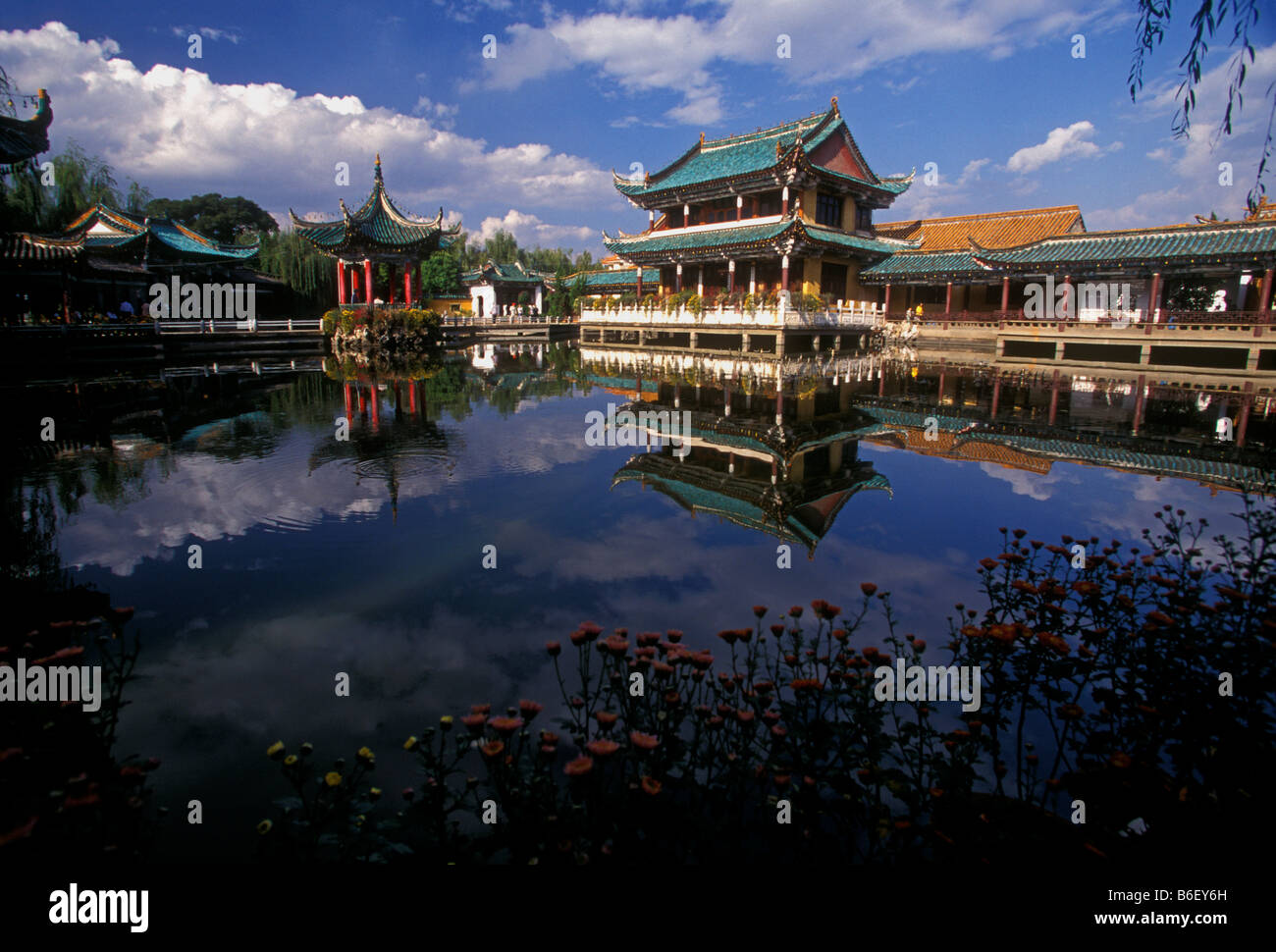 Parque cuihu gongyuan -Fotos und -Bildmaterial in hoher Auflösung – Alamy