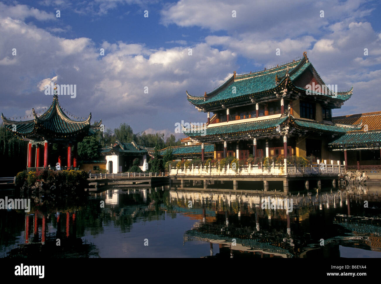 China yunnan province kunming pavilion -Fotos und -Bildmaterial in ...