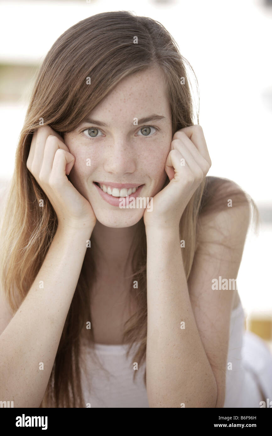 17 jahre altes mädchen -Fotos und -Bildmaterial in hoher Auflösung – Alamy