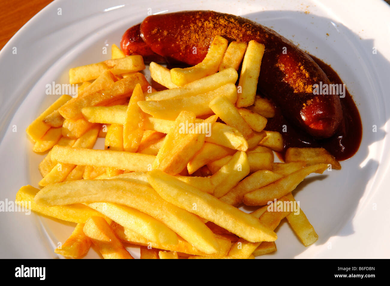 Currywurst-Wurst mit Pommes frites, Jagahuette bin Stuempfling Hütte ...