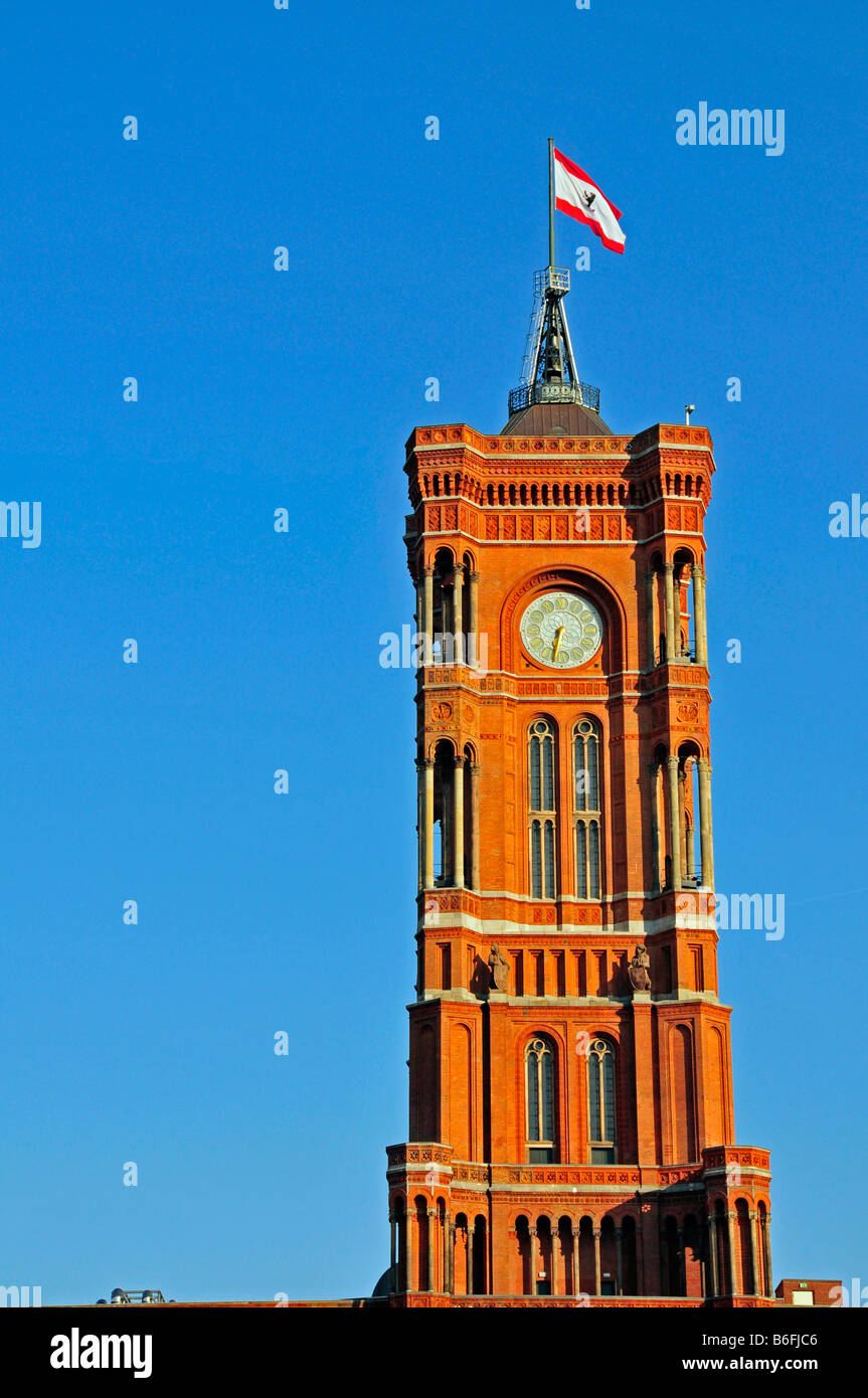 Turm, Rotes Ratte Haus oder Rote Rathaus am Alexanderplatz-Platz in ...