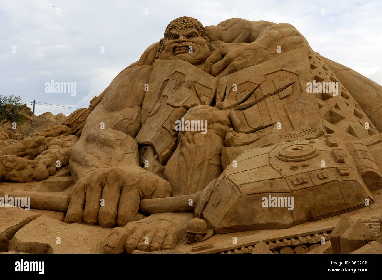 Incredible hulk sand sculpture -Fotos und -Bildmaterial in hoher ...