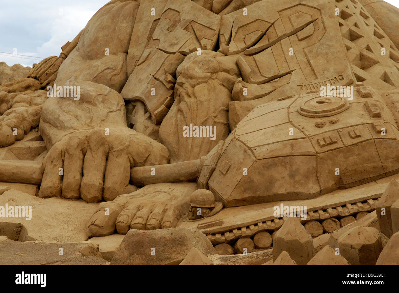 Incredible hulk sand sculpture -Fotos und -Bildmaterial in hoher ...