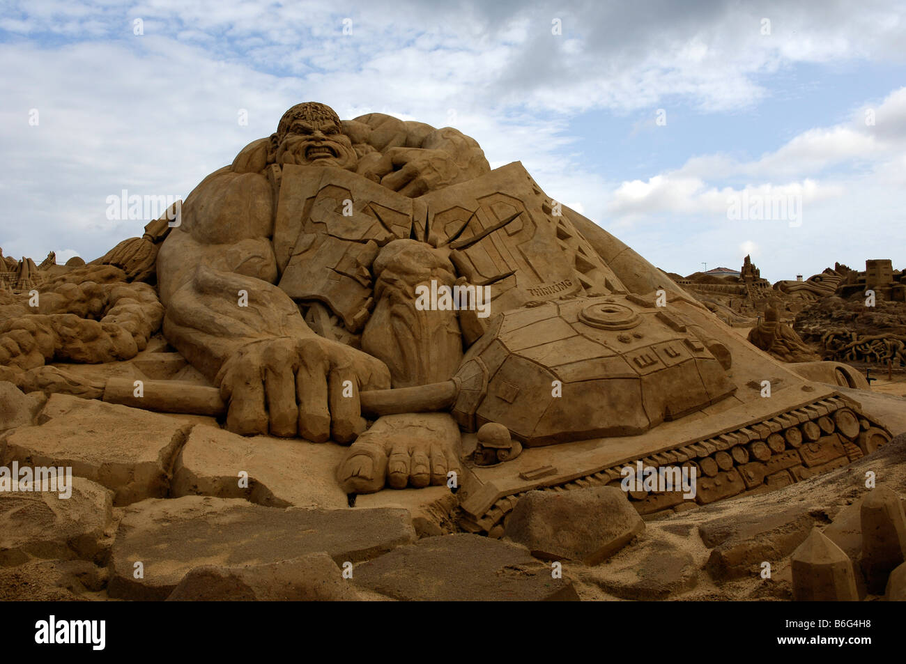 Incredible hulk sand sculpture -Fotos und -Bildmaterial in hoher ...
