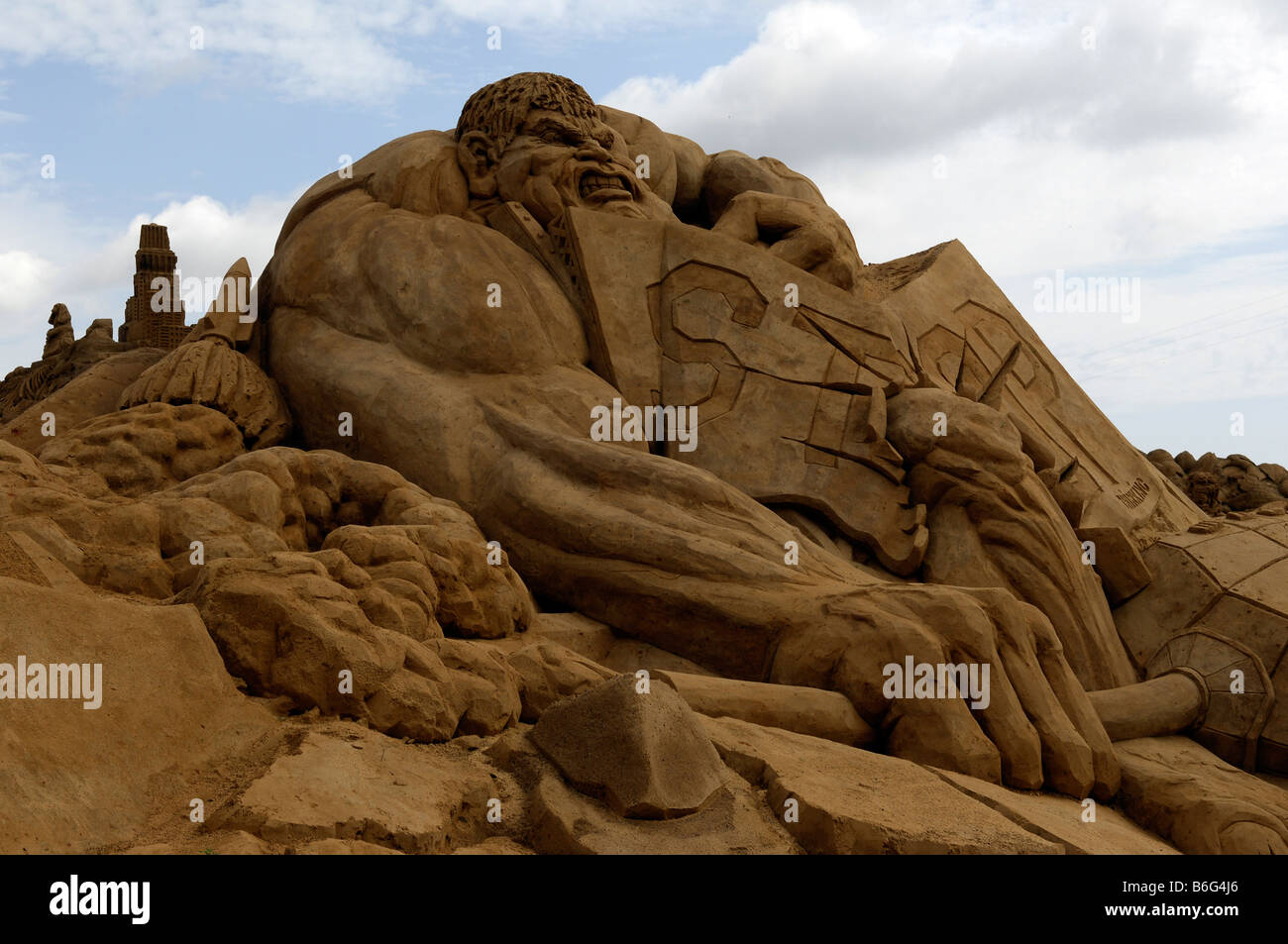Incredible hulk sand sculpture -Fotos und -Bildmaterial in hoher ...