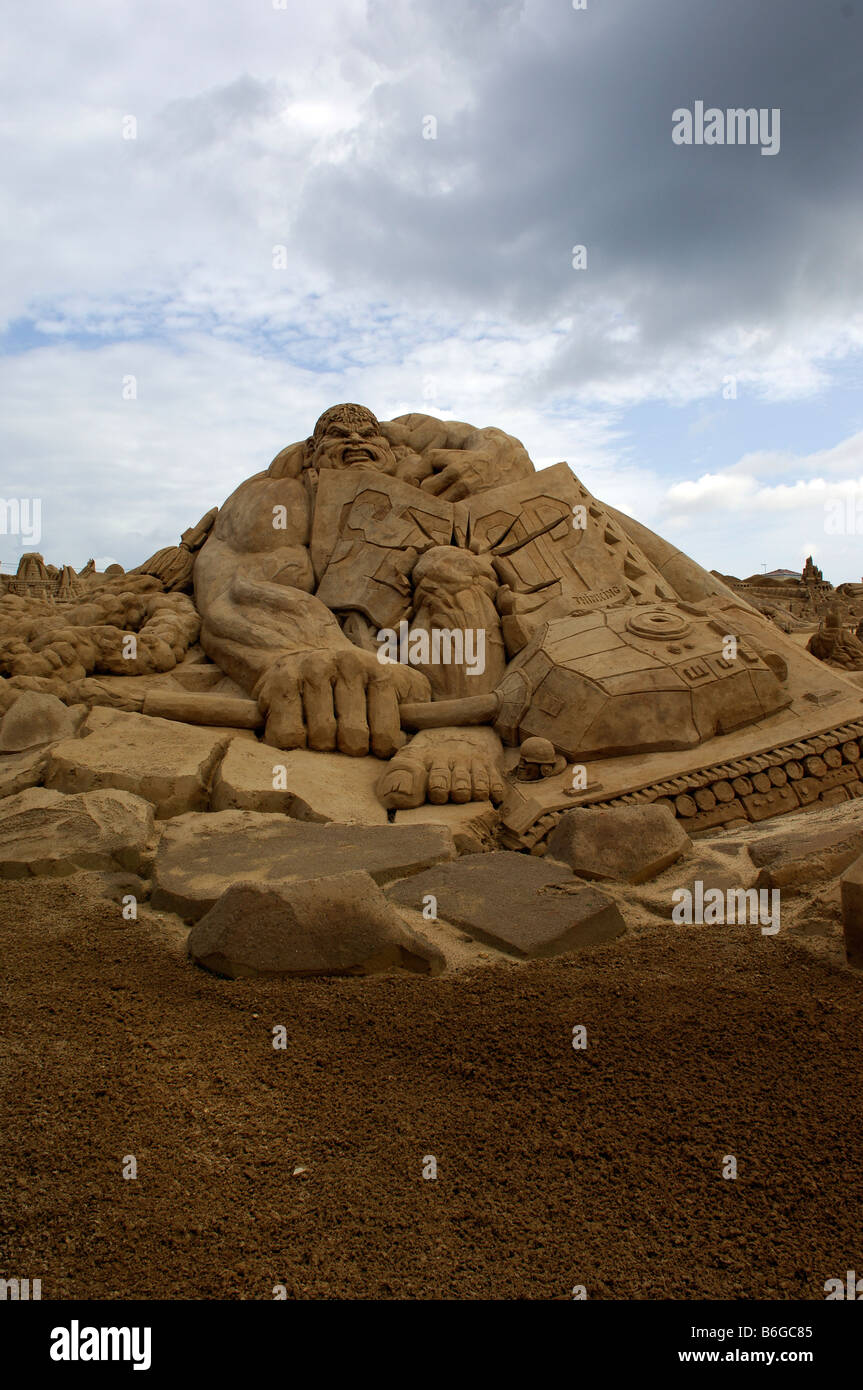 Incredible hulk sand sculpture -Fotos und -Bildmaterial in hoher ...