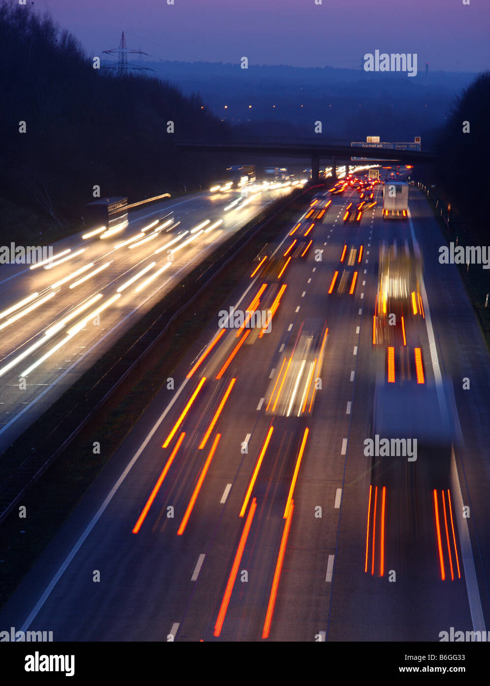 Lkw stau autobahn Stockfotos und -bilder Kaufen - Alamy