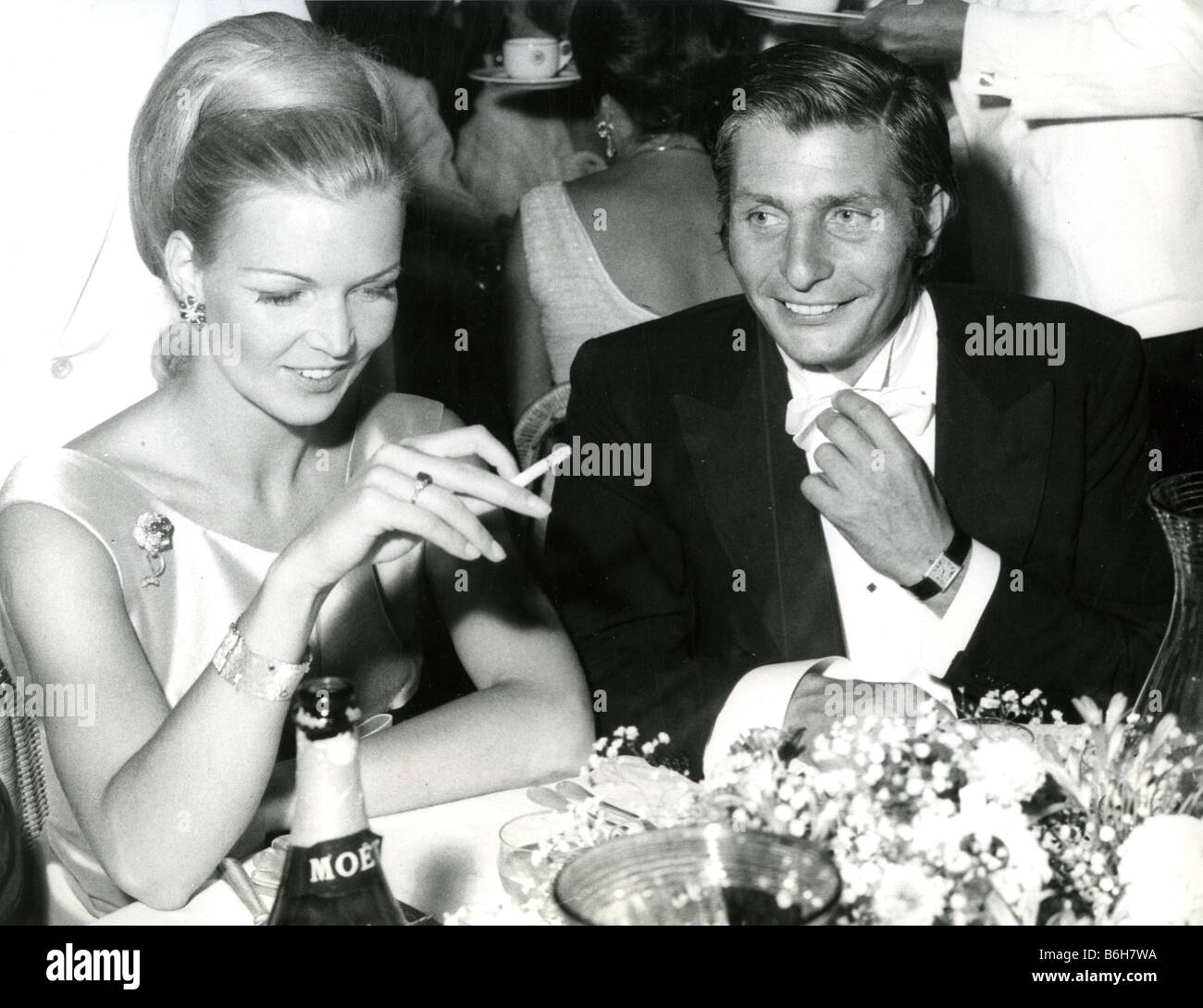 Gunter sachs 1960 -Fotos und -Bildmaterial in hoher Auflösung – Alamy