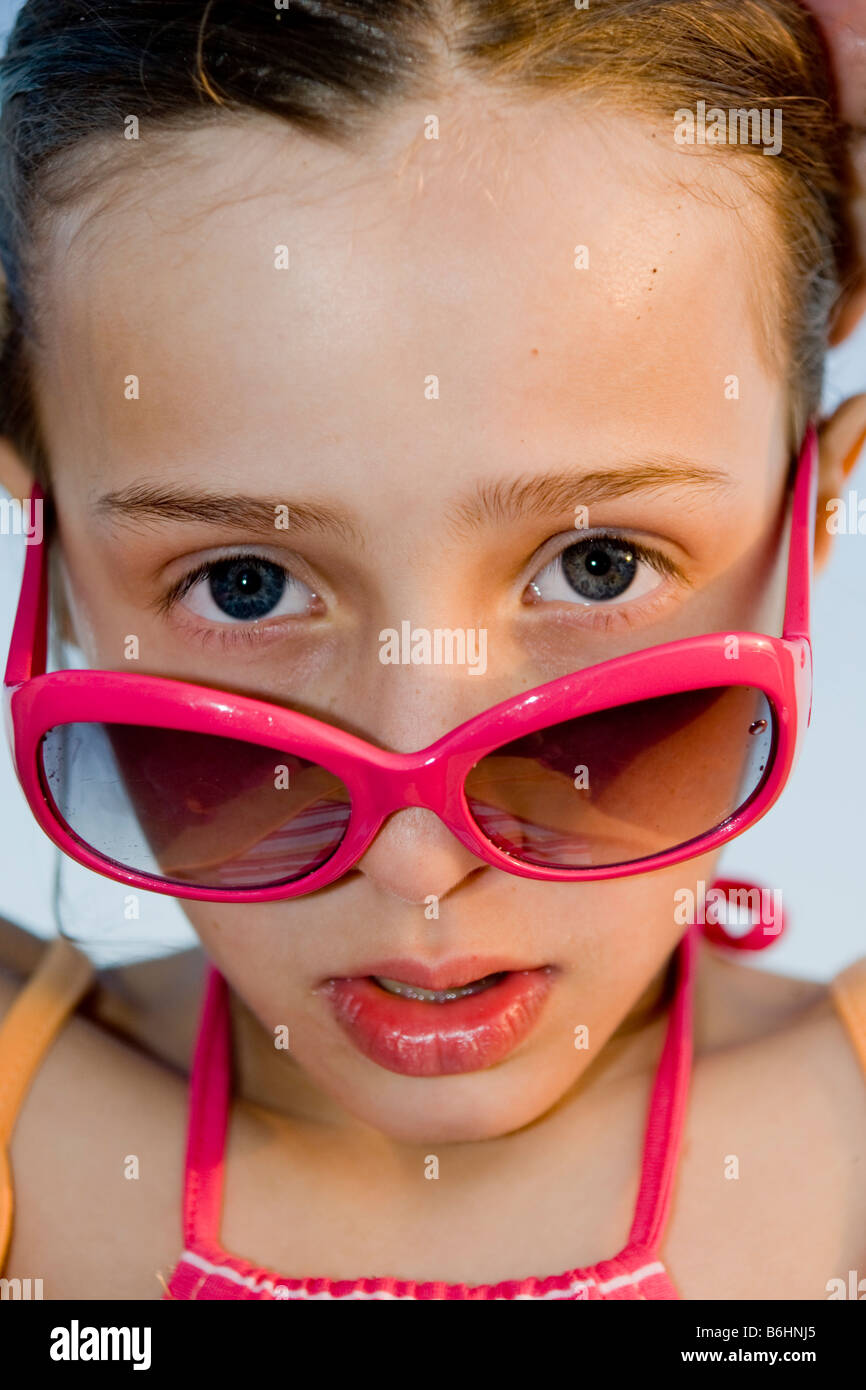 Mädchen am Strand 10 jährige Porträt Stockfotografie - Alamy